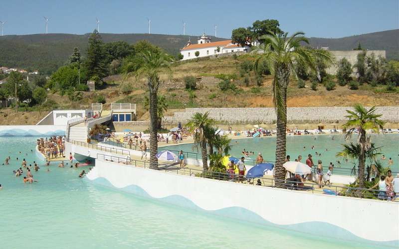 Na Eiffeltoren wil Fez ook eigen strand