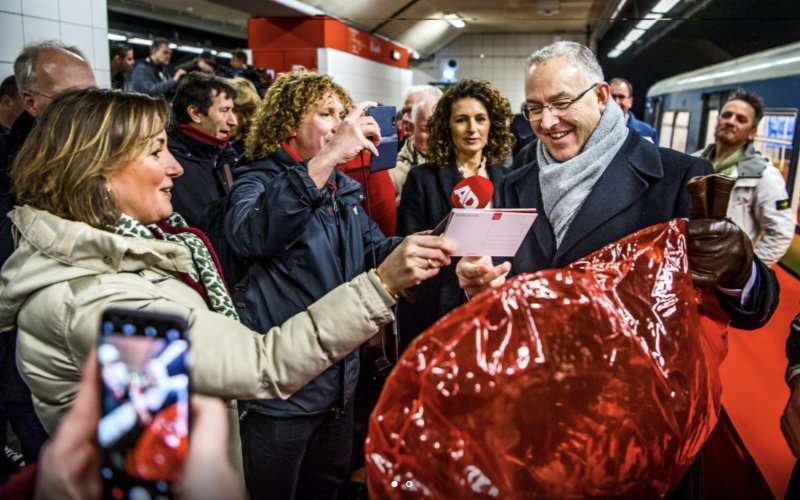 Ahmed Aboutaleb ten huwelijk gevraagd tijdens Valentijnsfeestje