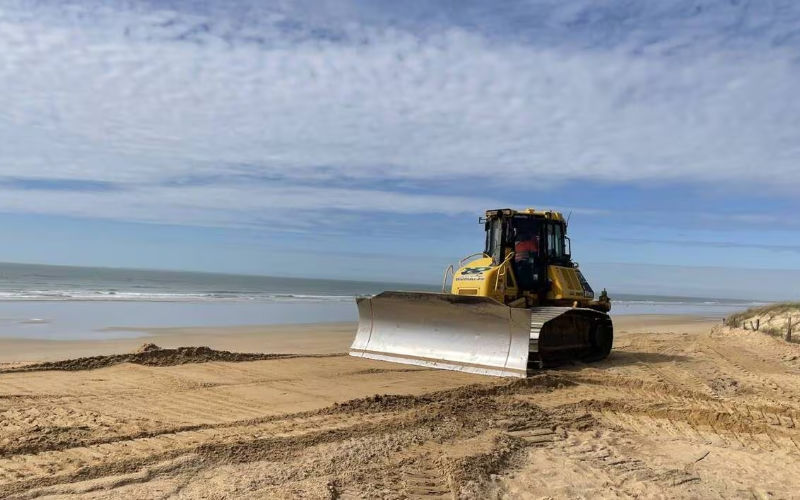 Bulldozers op volle stranden van Al Hoceima