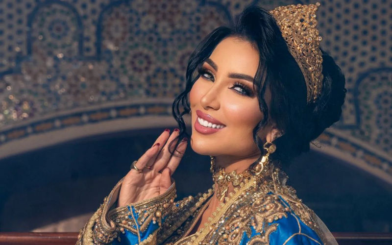 Dounia Batma verrast vanuit cel met nieuwe song