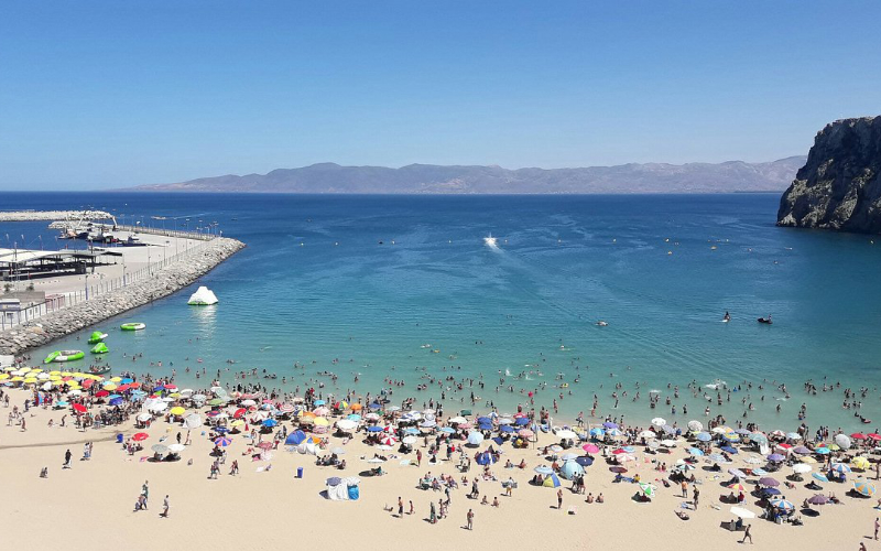 Stranden Al Hoceima gekaapt door invloedrijke partijen