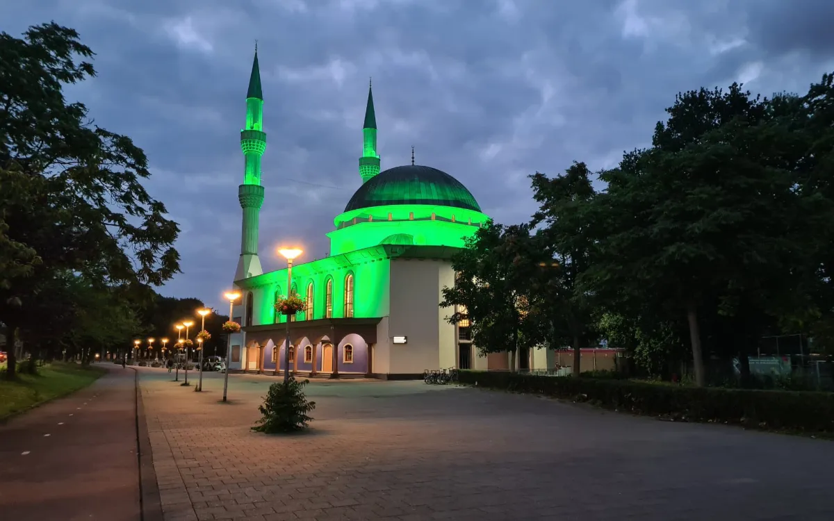 Angst na aanval op moskee Rotterdam: "Ze liepen met een grote glimlach weg"