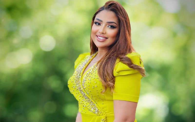 Zangeres Oumaima Baazia verrast met "nieuw gezicht"