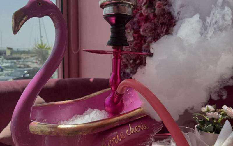 Gratis shisha voor vrouwen in Tanger: Azaitar-broers onder vuur