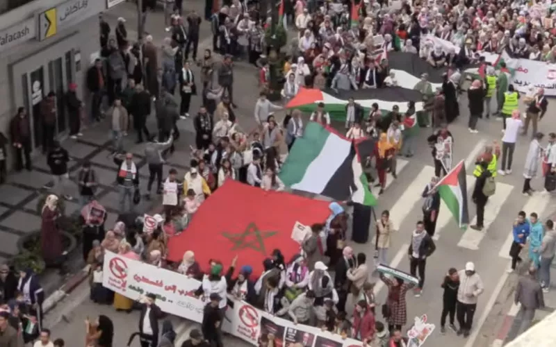 Massale protesten in Marokko in solidariteit met Palestina (video)