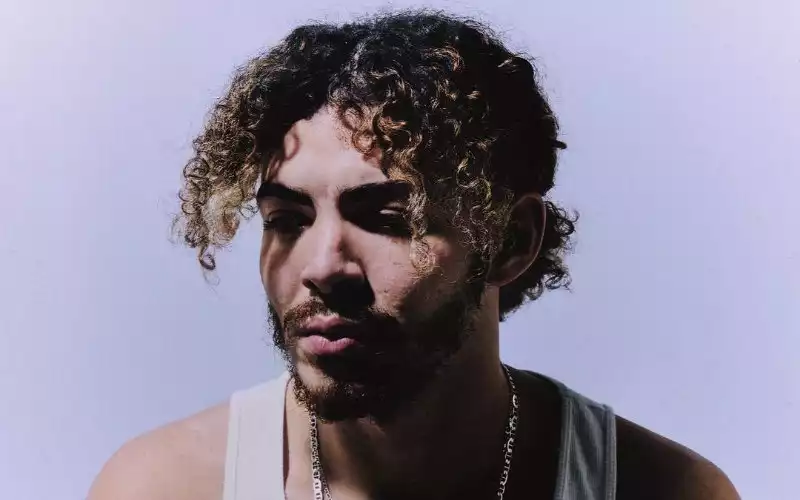 Marokkaanse rapper Zamdane betrokken bij ernstig auto-ongeluk