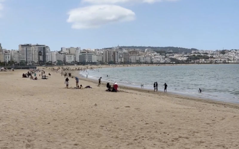 Vroege zomer heerst op stranden Tanger (video)